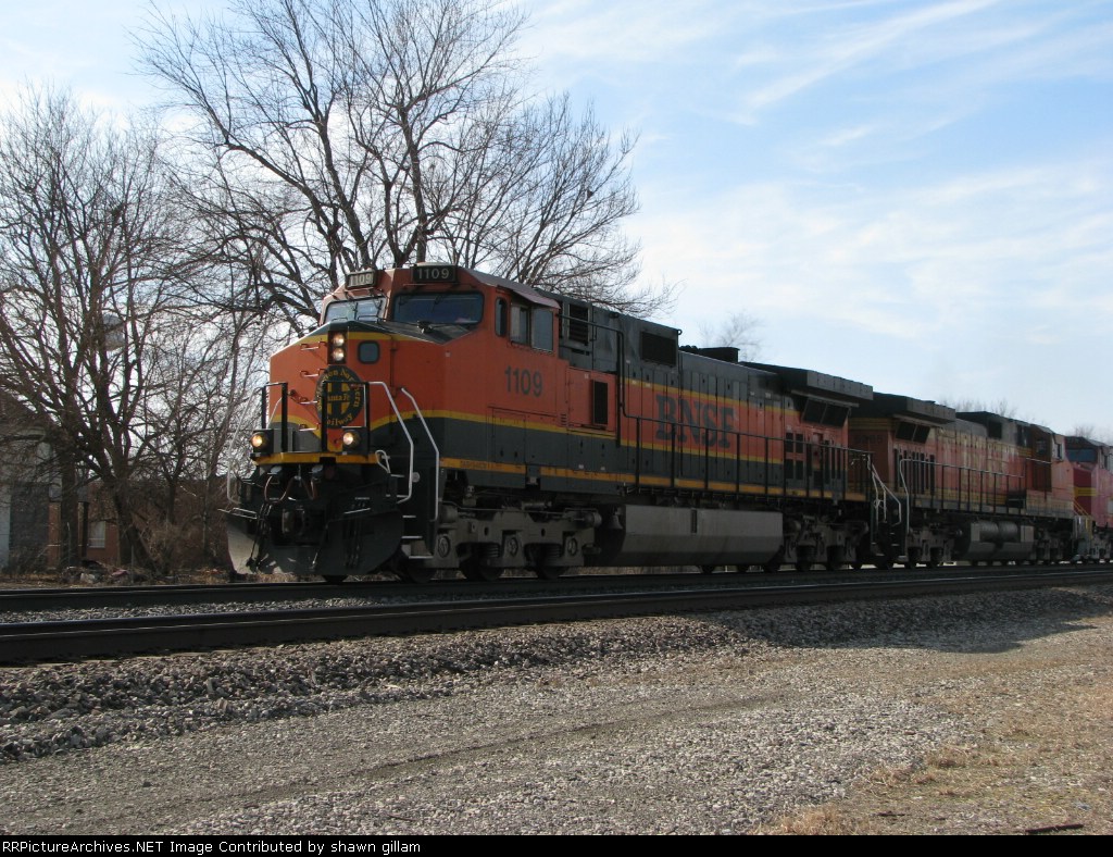 BNSF 1109 eastbound stack.
